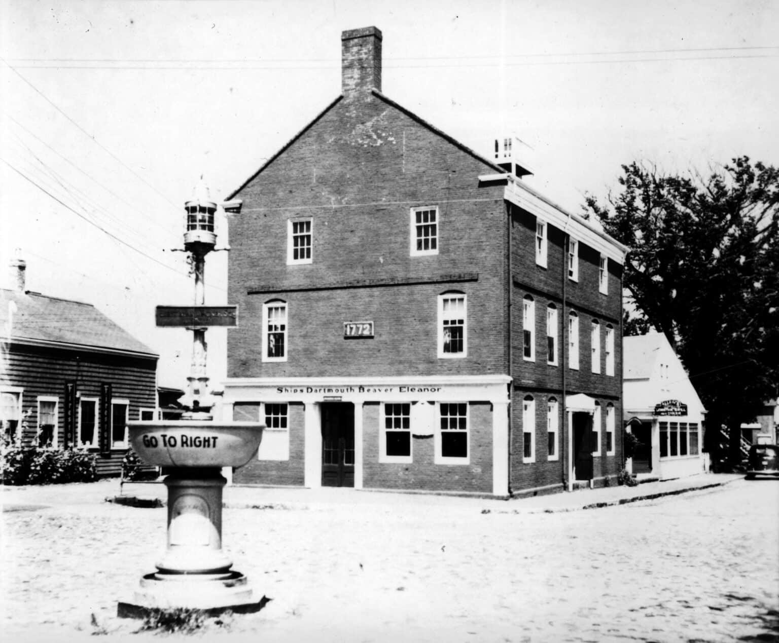 Nantucket's Iconic Main Street Fountain Is Back - Yesterdays Island ...